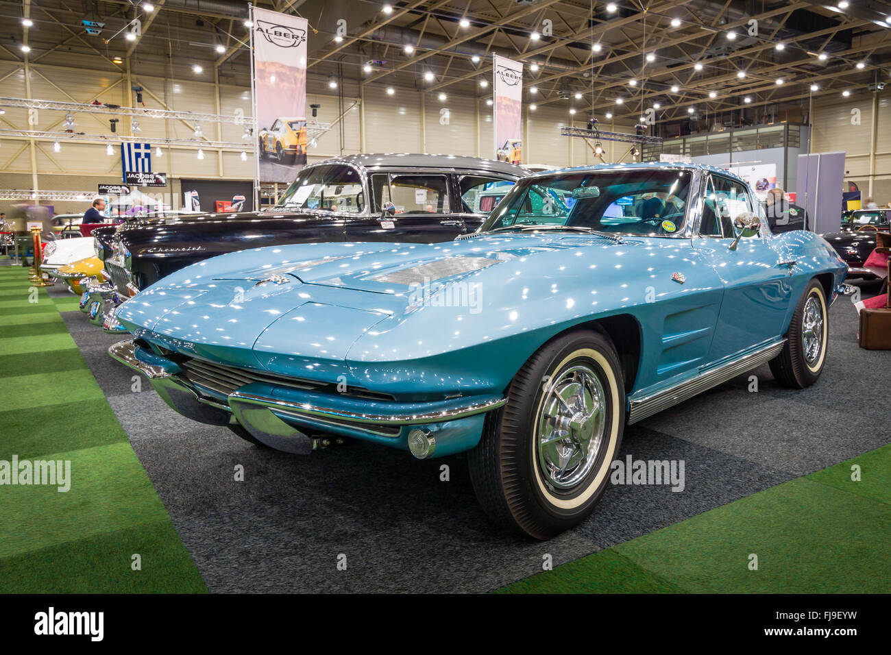 Sports car Chevrolet Corvette C2 "Split Window", 1963 Stock Photo - Alamy