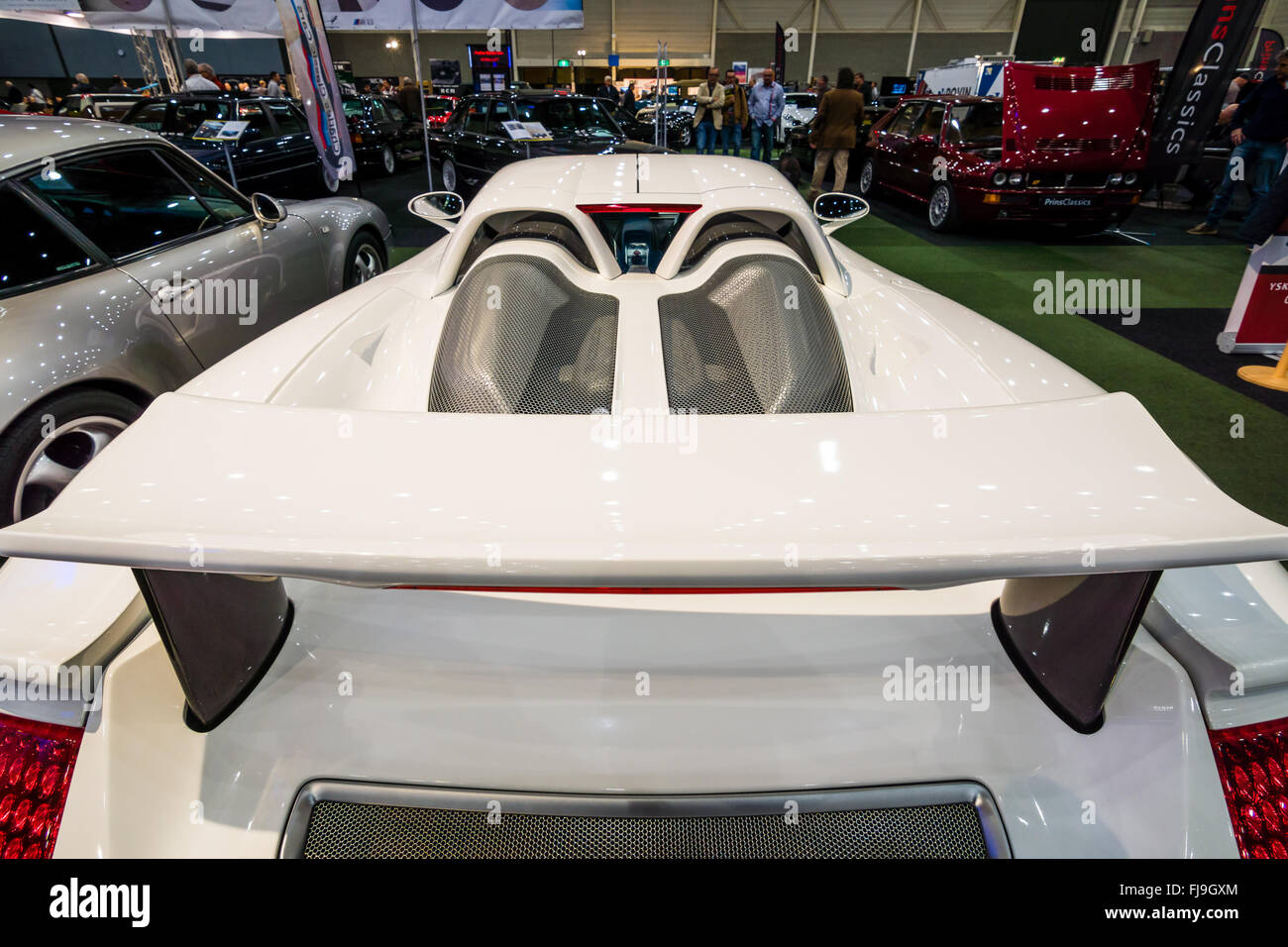 Supercar Porsche Carrera GT, 2005. A view of the engine compartment ...