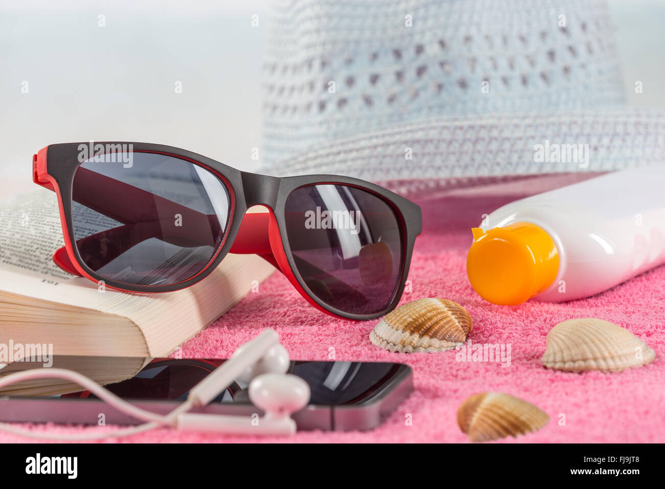 Solar protection hi-res stock photography and images - Alamy