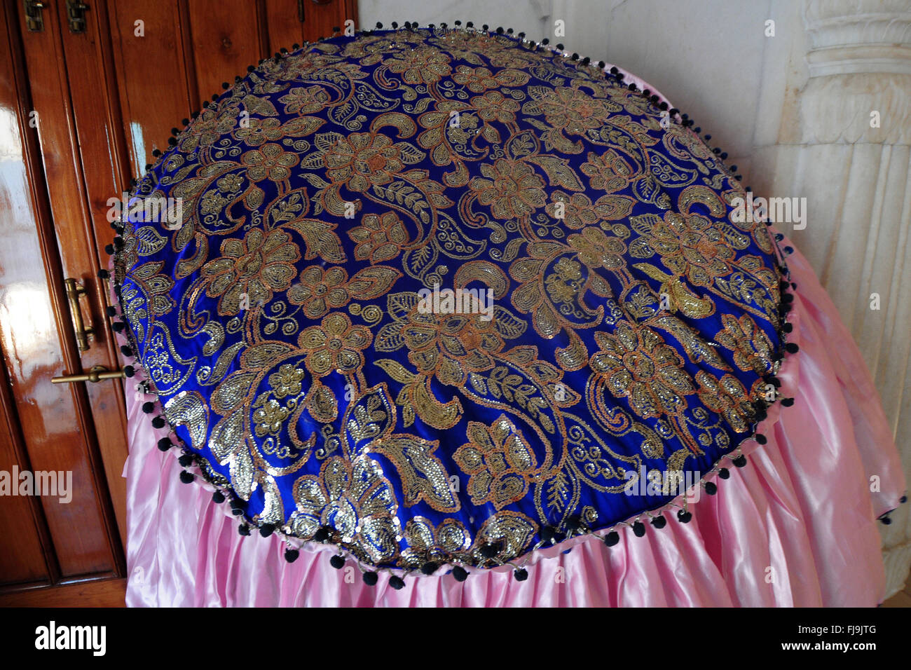 Embroidery fabric cloth, golden temple, amritsar, punjab, india, asia ...