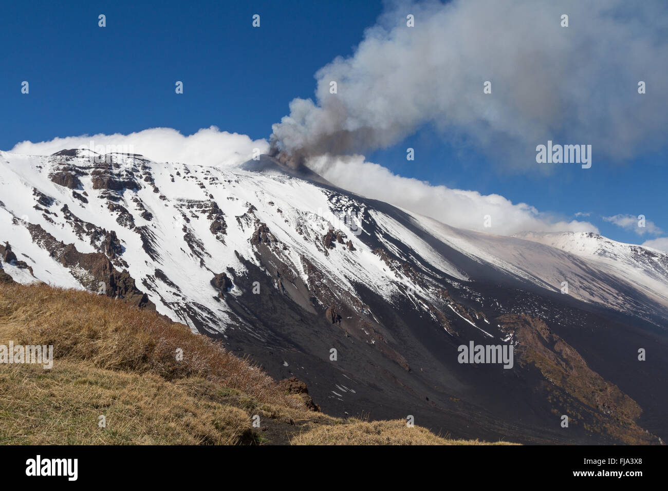 Volcano Etna eruption Stock Photo - Alamy