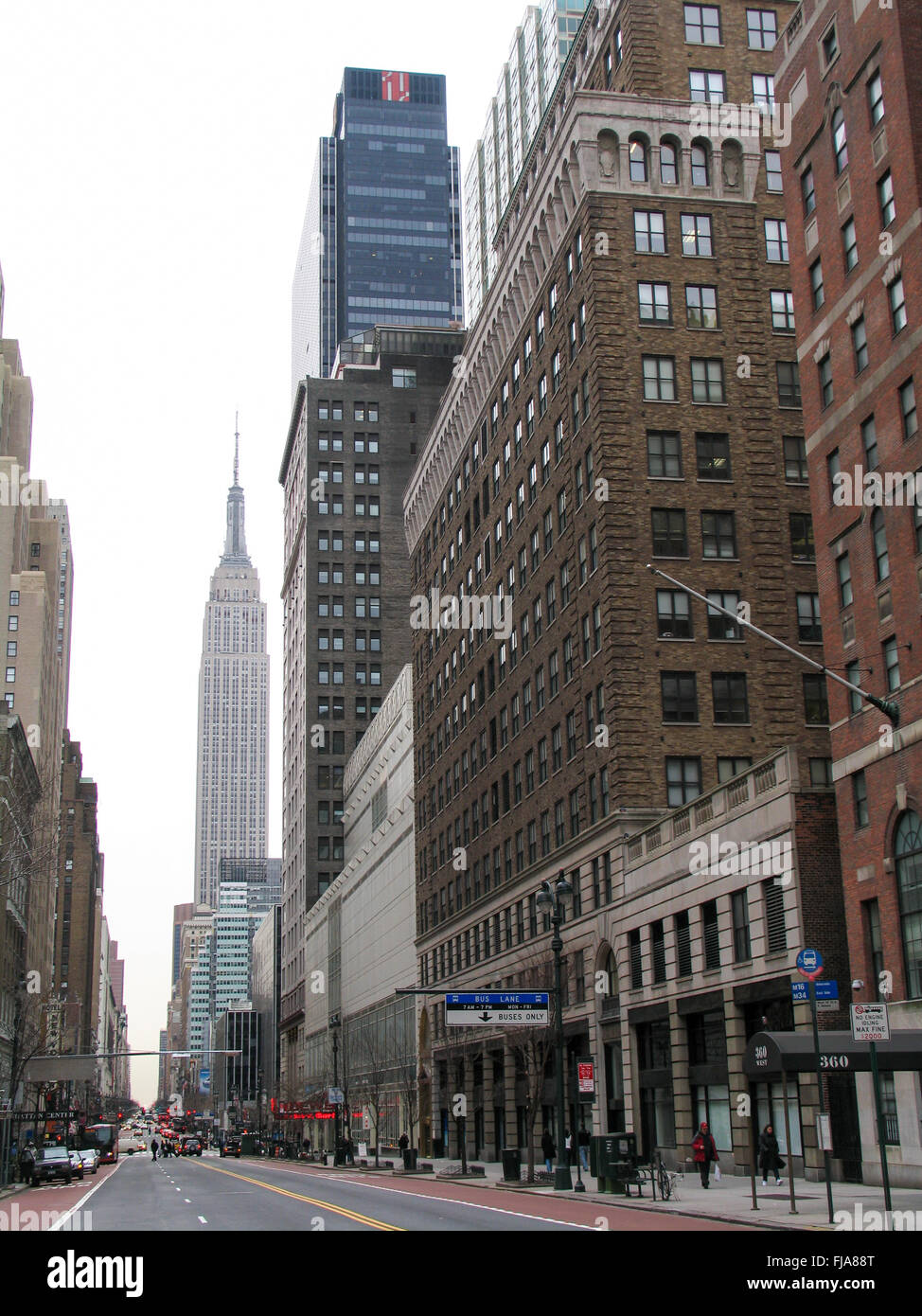 Fifth Avenue New York and the Empire State Building in the background Stock Photo - Alamy
