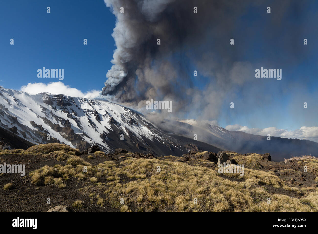 Volcano Etna eruption Stock Photo - Alamy