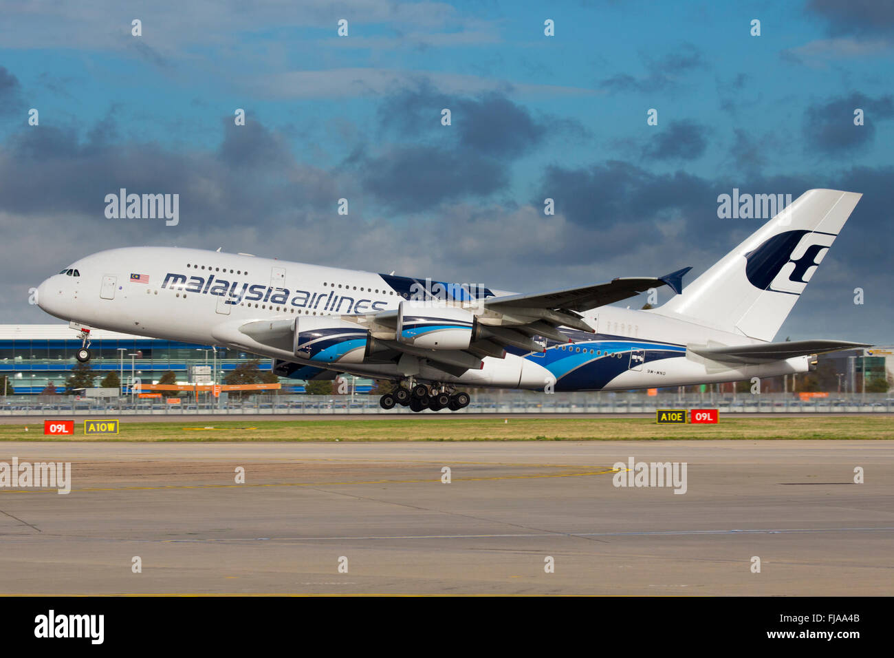 Malaysia airlines a380 landing hi-res stock photography and images - Alamy