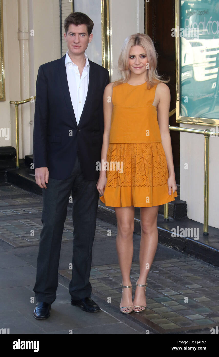 New star barber hi-res stock photography and images - Alamy