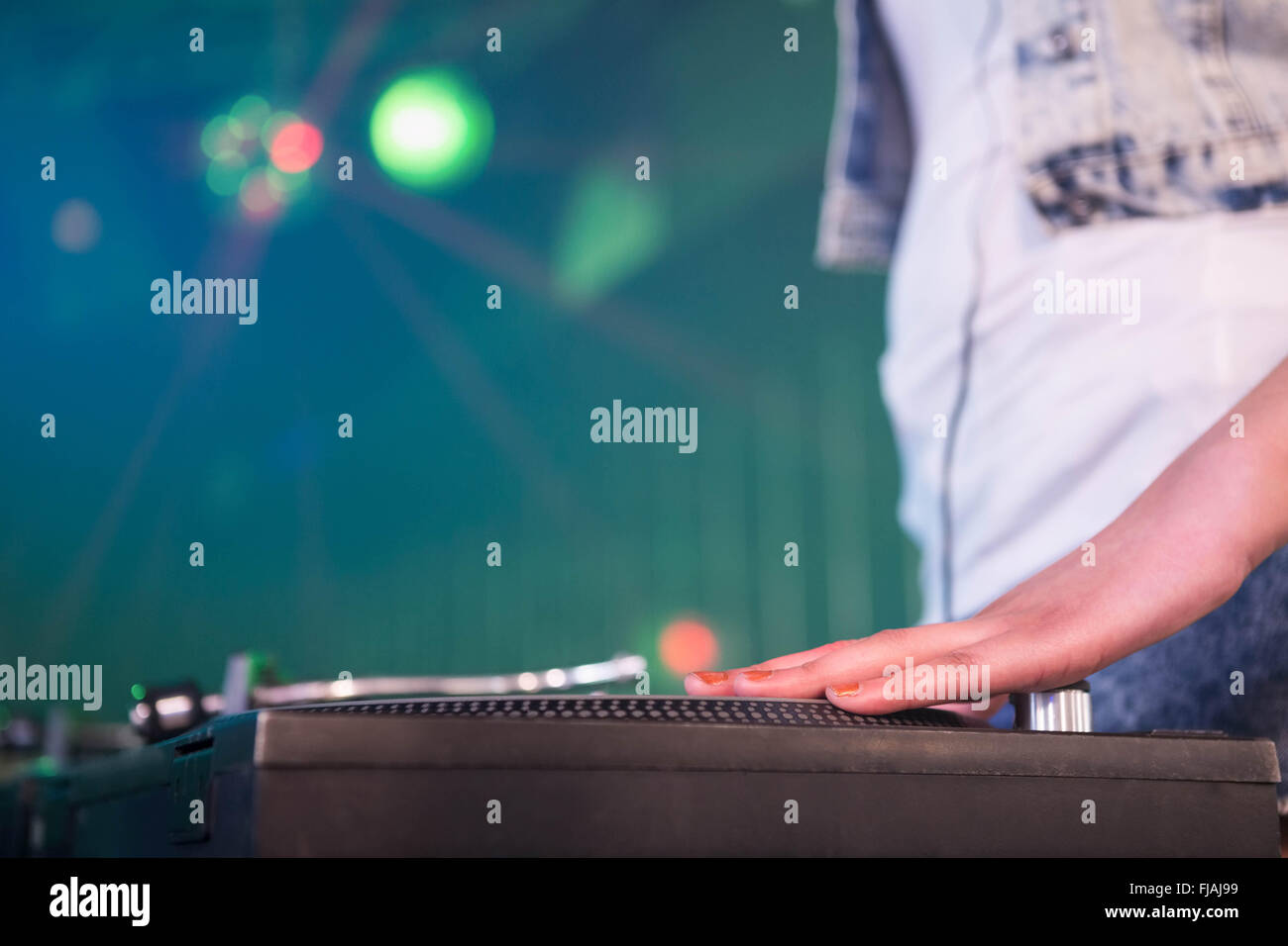 Hand on turntable hi-res stock photography and images - Alamy