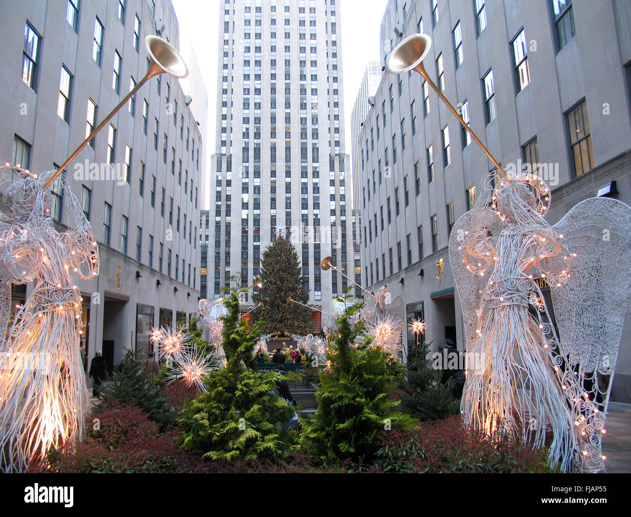 Rockefeller centre tree hi-res stock photography and images - Alamy