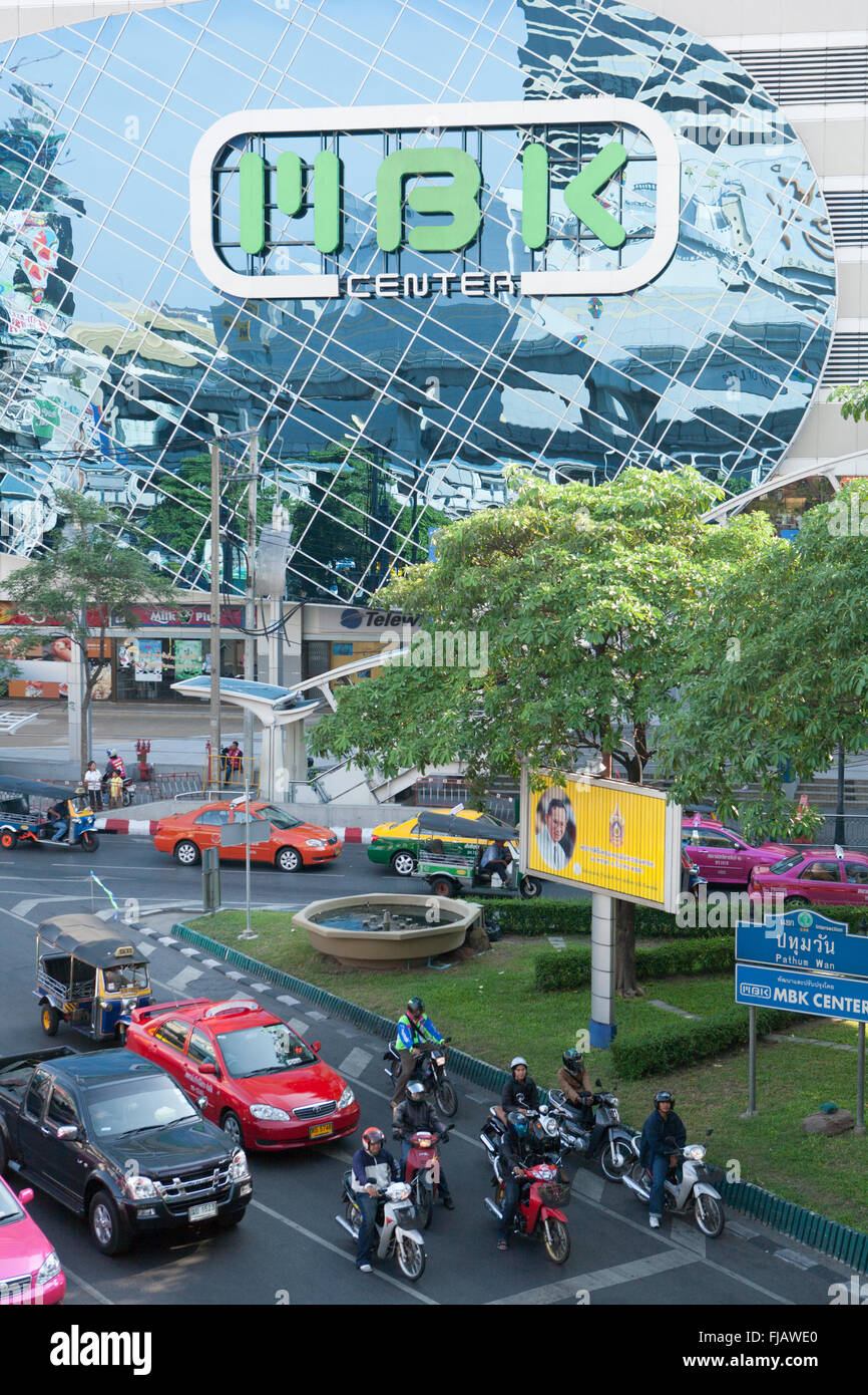 Mbk shopping centre mall bangkok thailand hi-res stock photography and ...