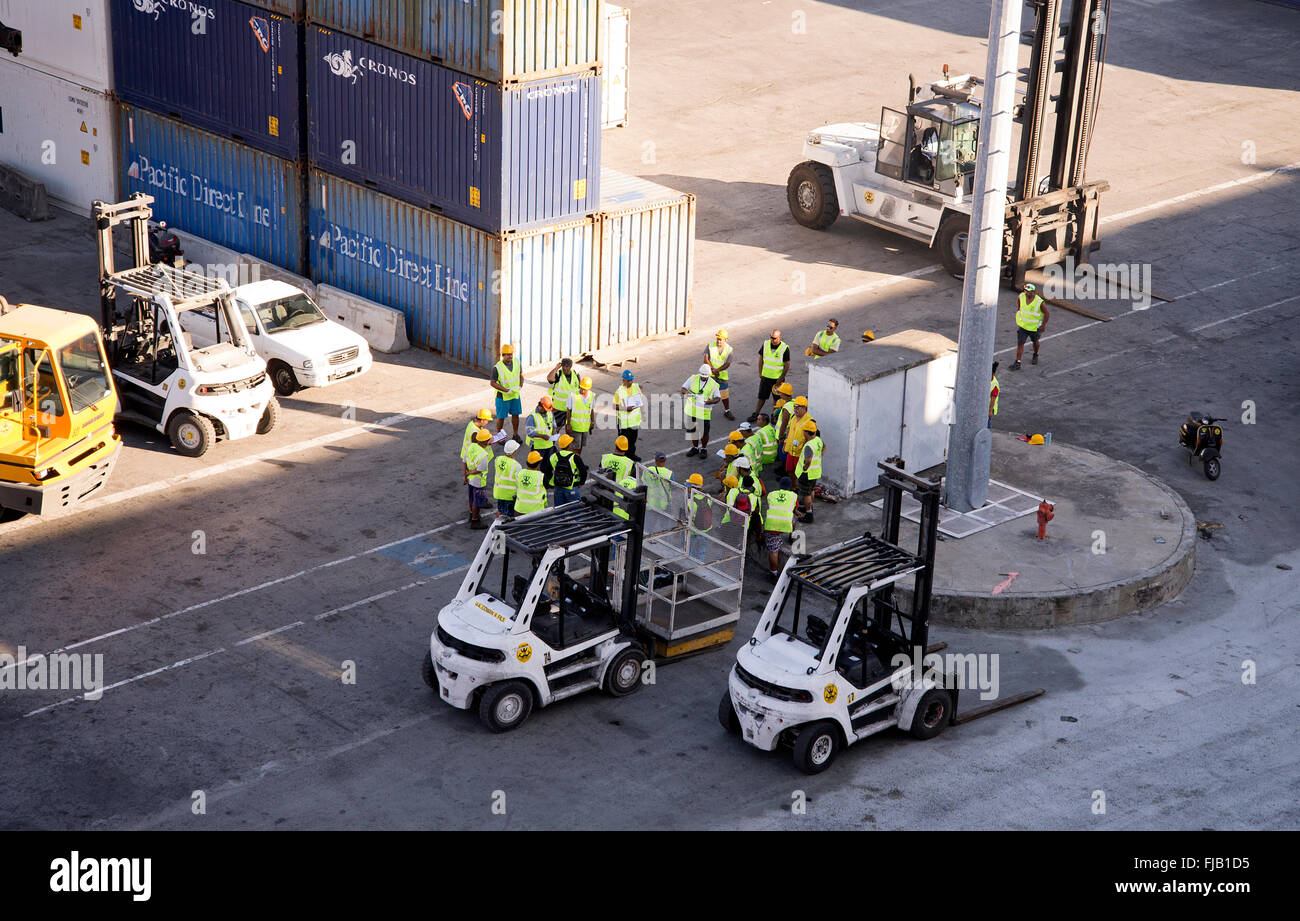 Dock workers hi-res stock photography and images - Alamy