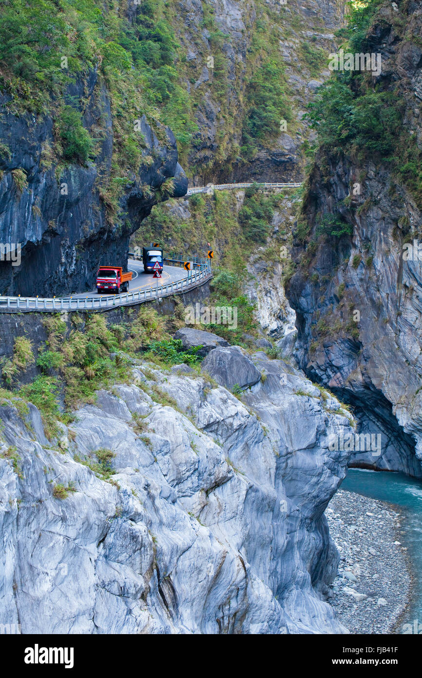 Taroko gorge hi-res stock photography and images - Alamy