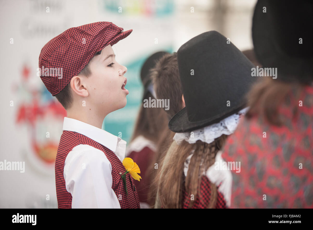 Welsh choir in traditional dress hi-res stock photography and images ...