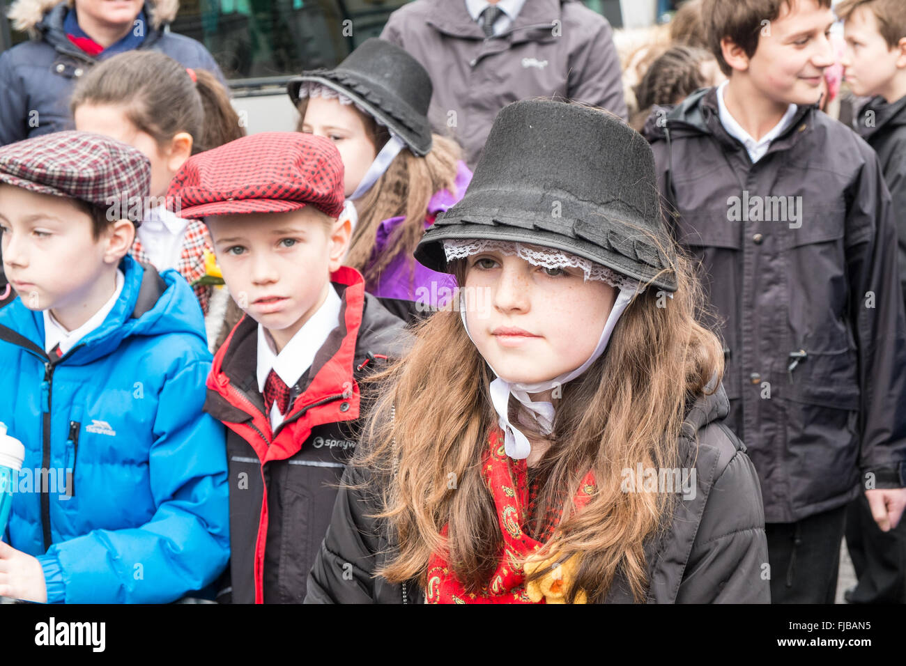 Welsh girls singing in a choir hi-res stock photography and images - Alamy