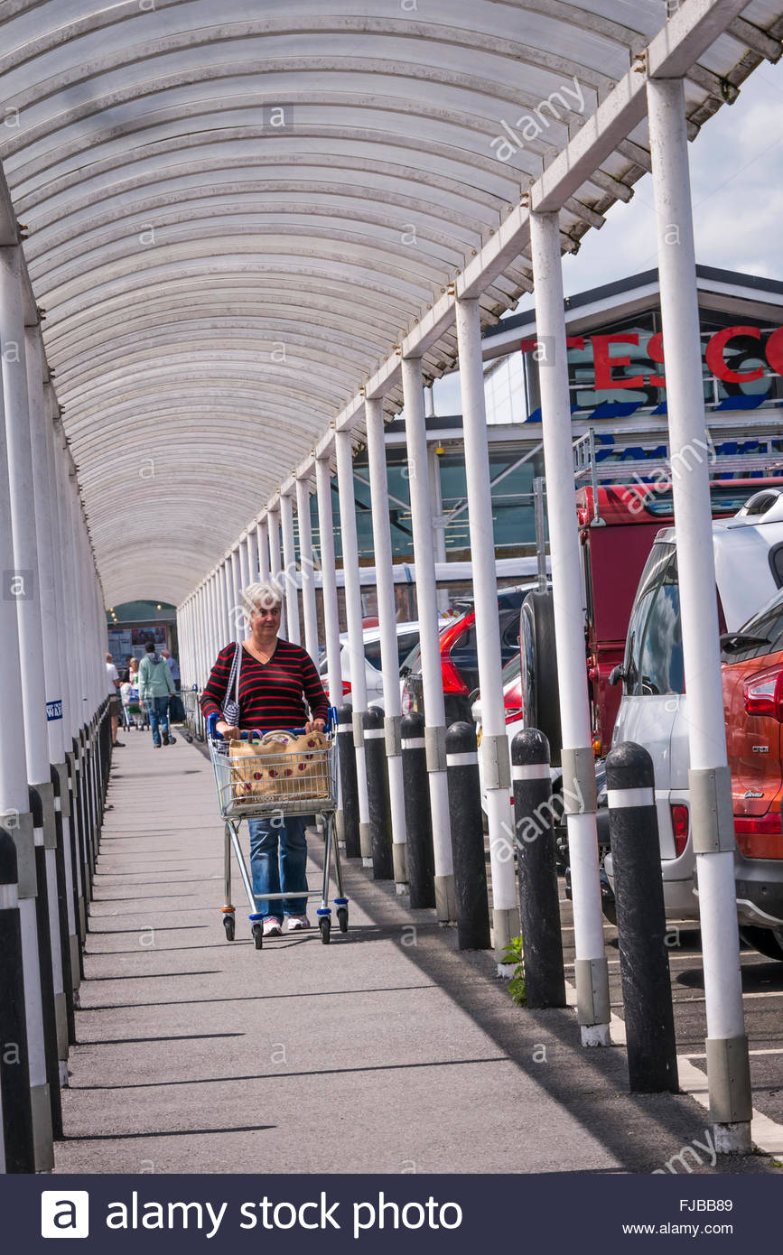 Supermarket Trolley Full High Resolution Stock Photography and Images ...