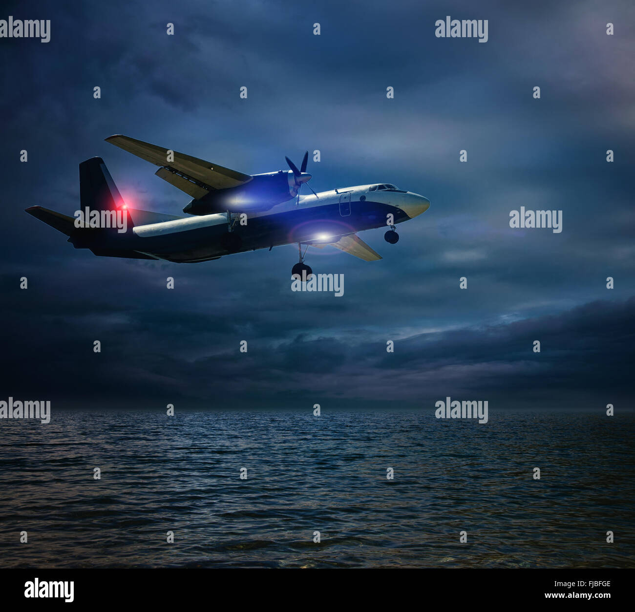 Airplane mode hi-res stock photography and images - Alamy