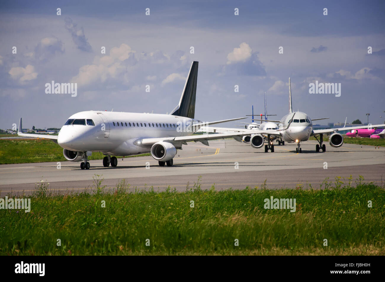 Airplane queue hi-res stock photography and images - Alamy
