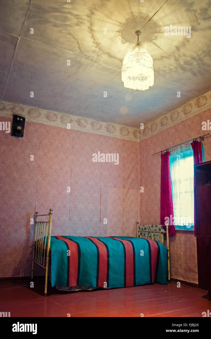 Run down house interior hi-res stock photography and images - Alamy