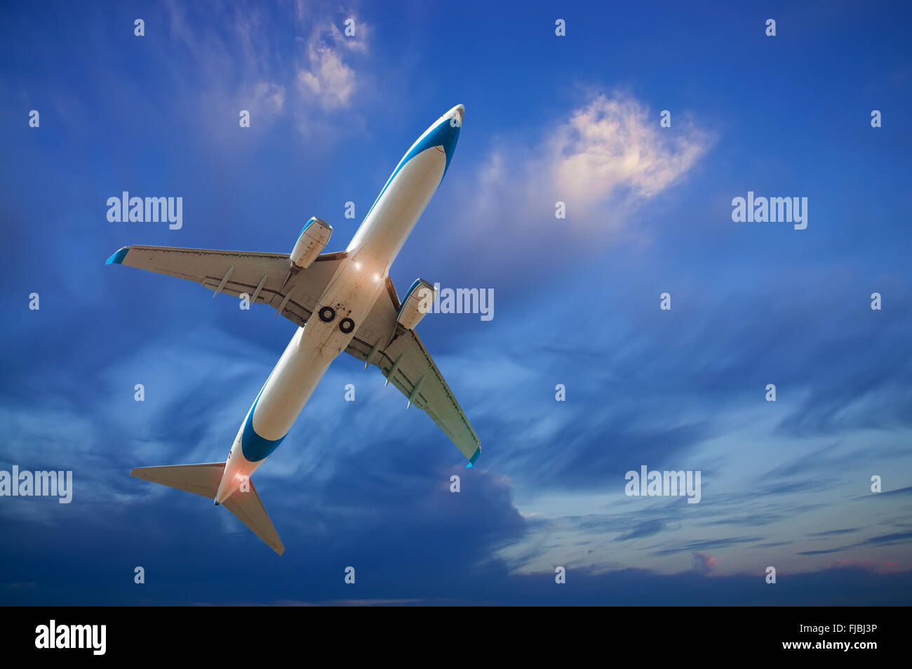 Cargo plane flying above ship hi-res stock photography and images - Alamy