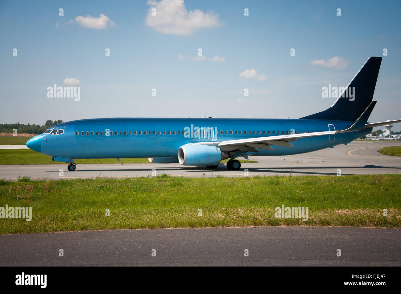 Airplane blue hi-res stock photography and images - Alamy