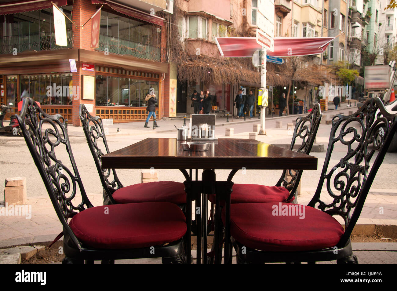 Cafe house table hi-res stock photography and images - Alamy