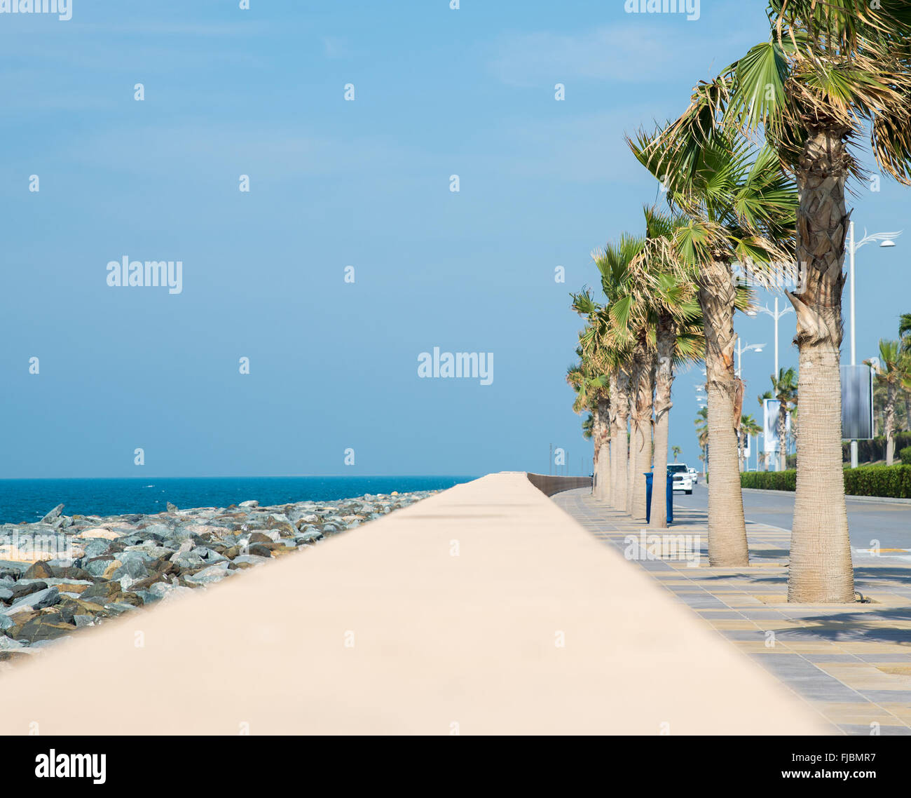 Dubai sea horizon hi-res stock photography and images - Alamy