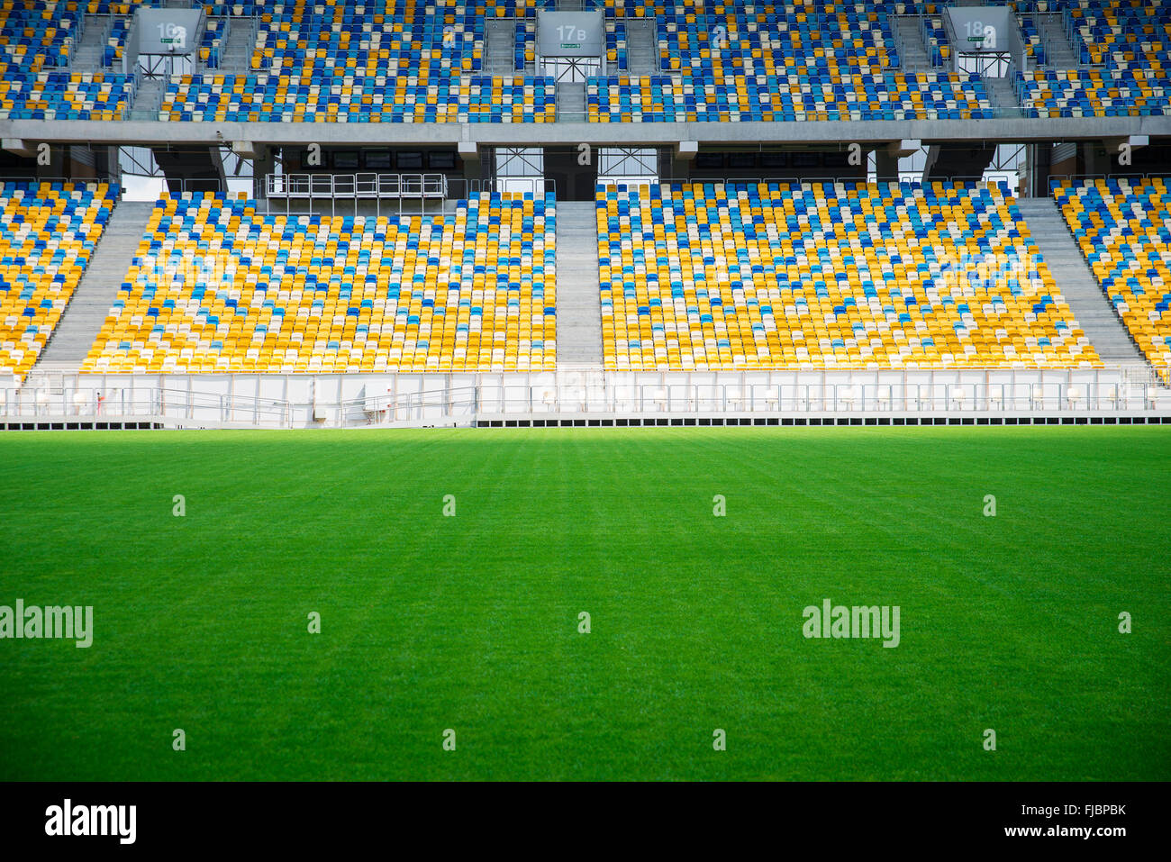 Soccer field stadium hi-res stock photography and images - Alamy