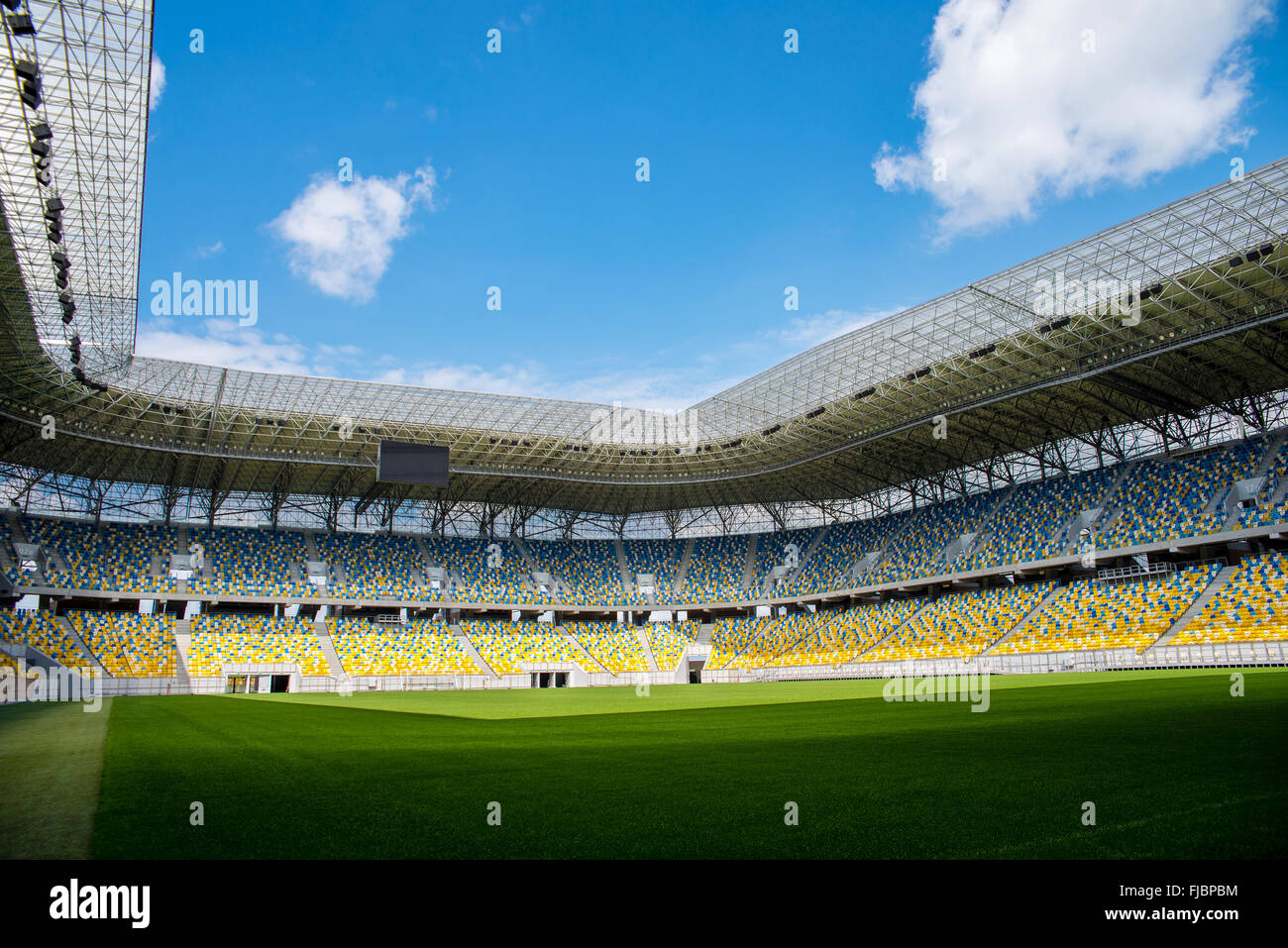 Playing field stadium sky hi-res stock photography and images - Alamy