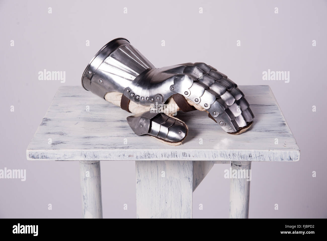 Medieval knight armor suit hi-res stock photography and images - Alamy