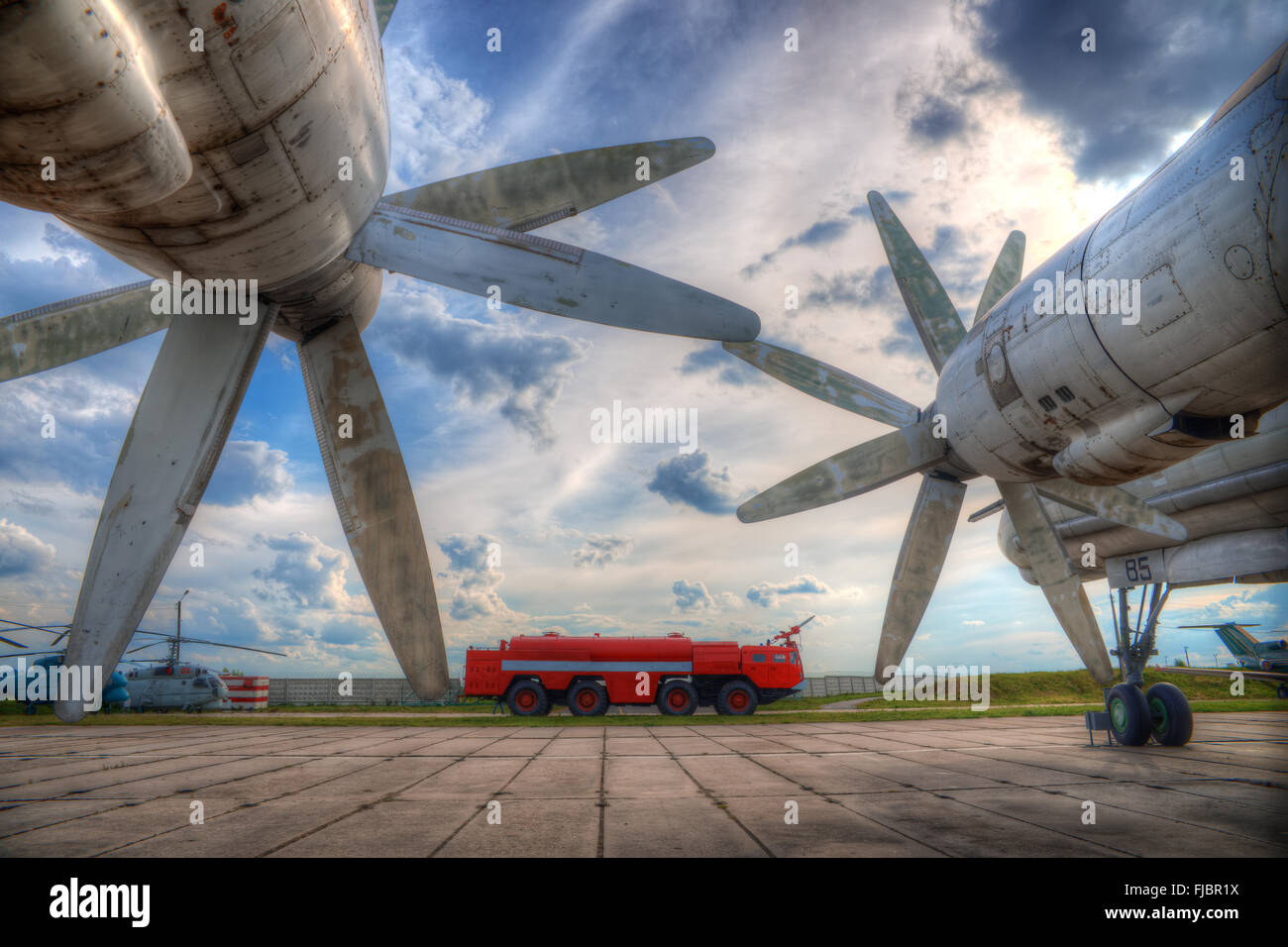 Propeller horizontal hi-res stock photography and images - Alamy