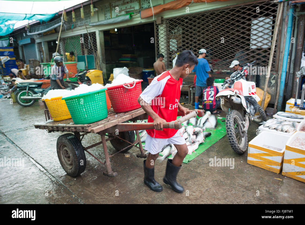 Ice delivery man hi-res stock photography and images - Alamy