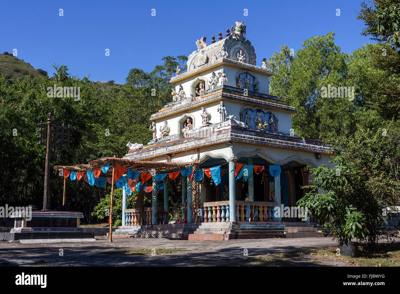 Hindu Temple, Tamil Temple, Étang de Saint-Paul, near Savannah, Réunion ...