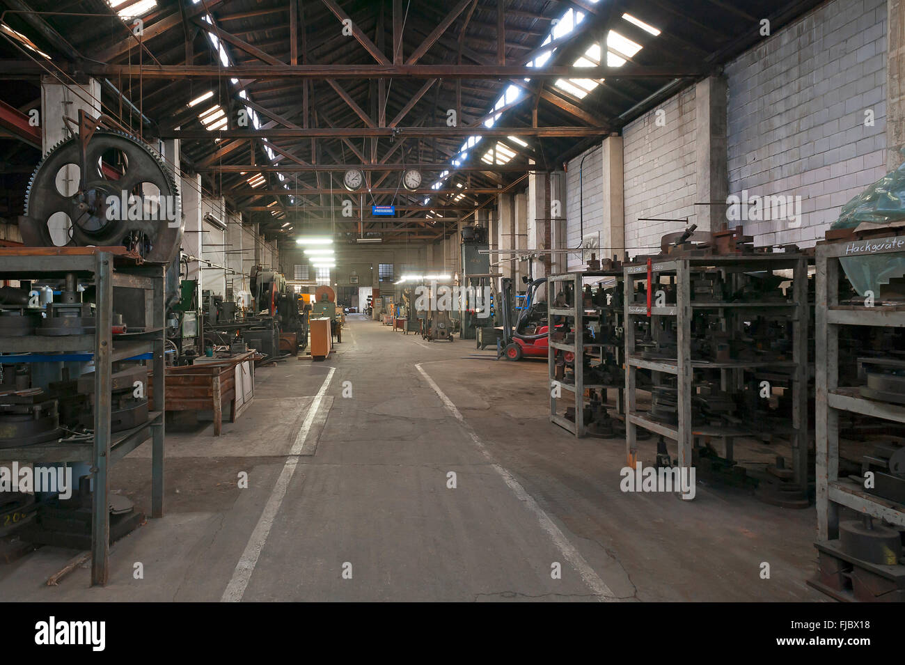 Press shop hi-res stock photography and images - Alamy