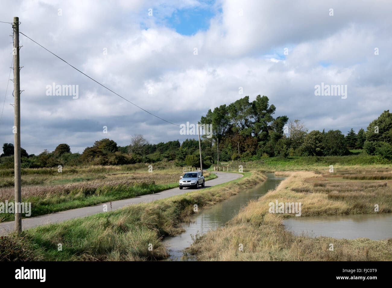 Shingle on road hi-res stock photography and images - Alamy