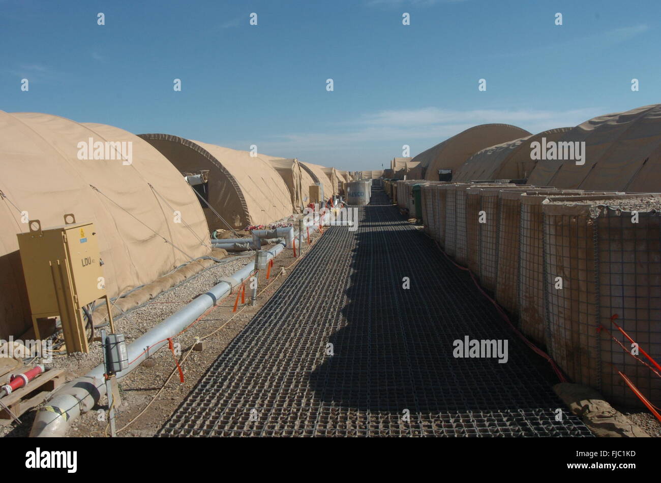 Army camp tents hi-res stock photography and images - Alamy