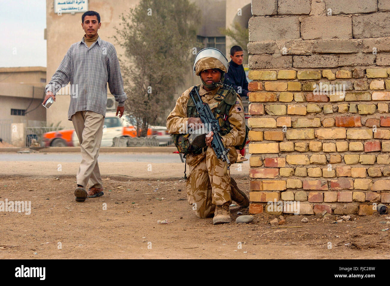 British army foot patrol in hi-res stock photography and images - Alamy