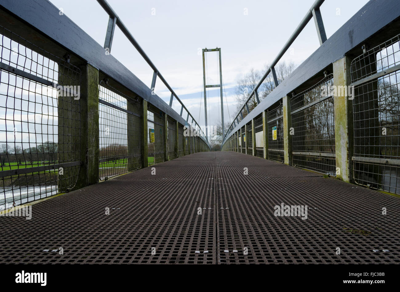 Suspension foot bridge hi-res stock photography and images - Alamy