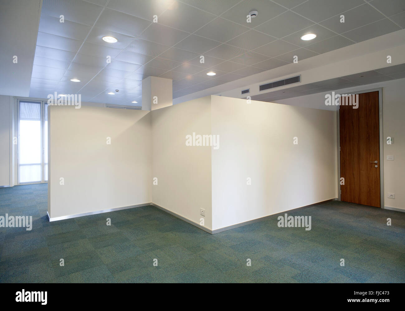 Empty office room Stock Photo - Alamy
