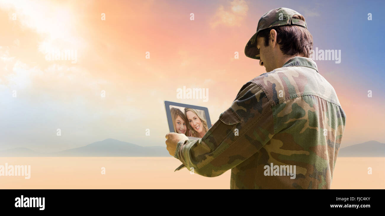 Army soldier tablet hi-res stock photography and images - Alamy