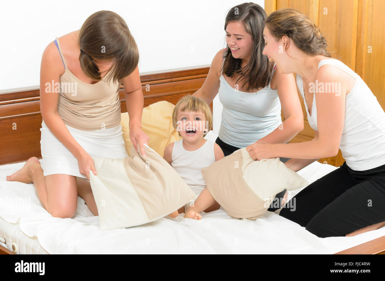 Cute fight hi-res stock photography and images - Alamy