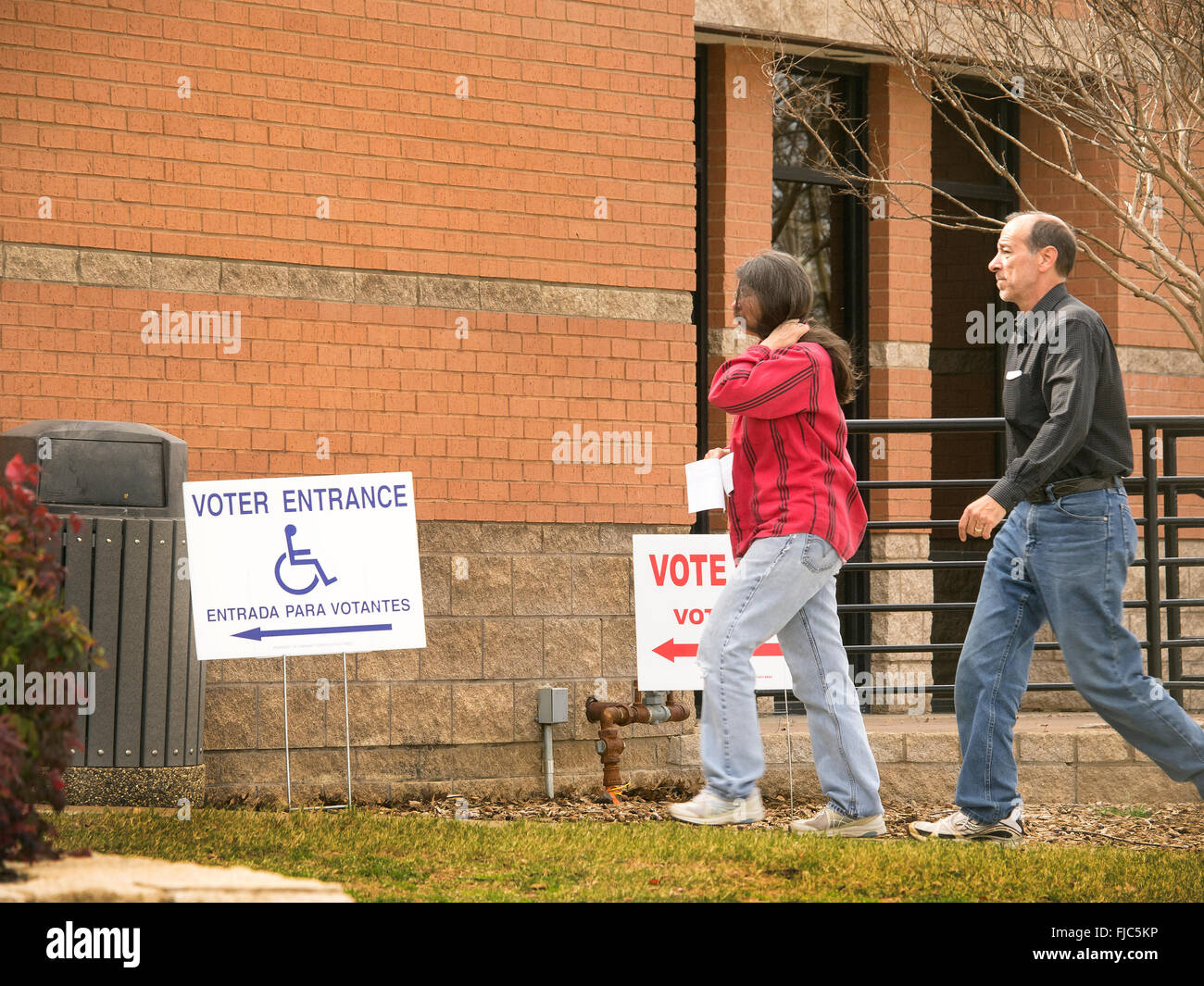 Signs approve hi-res stock photography and images - Alamy