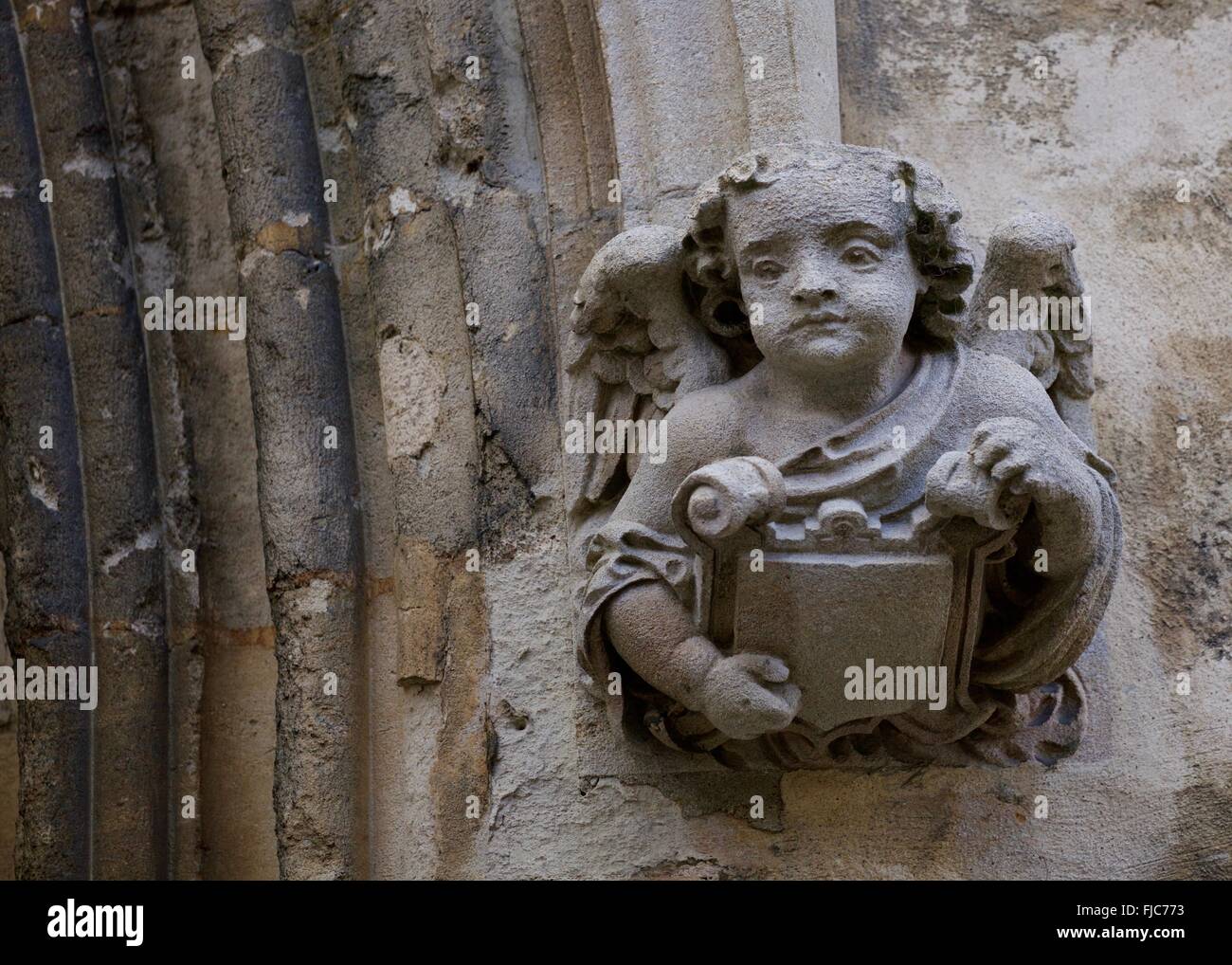 Stone angel at entrance to Bodleian Library, Oxford Stock Photo - Alamy