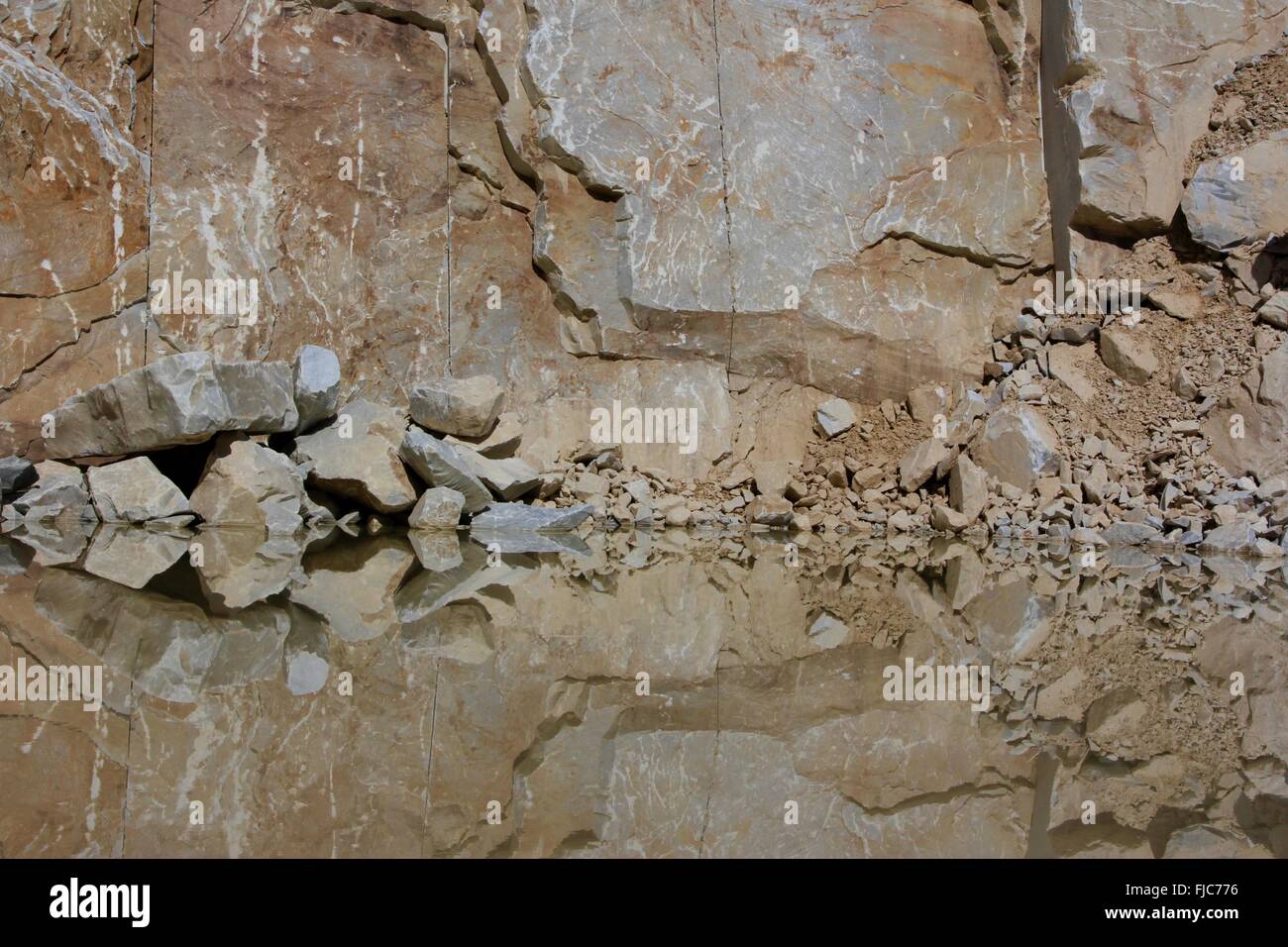 Pure white marble statue hi-res stock photography and images - Alamy