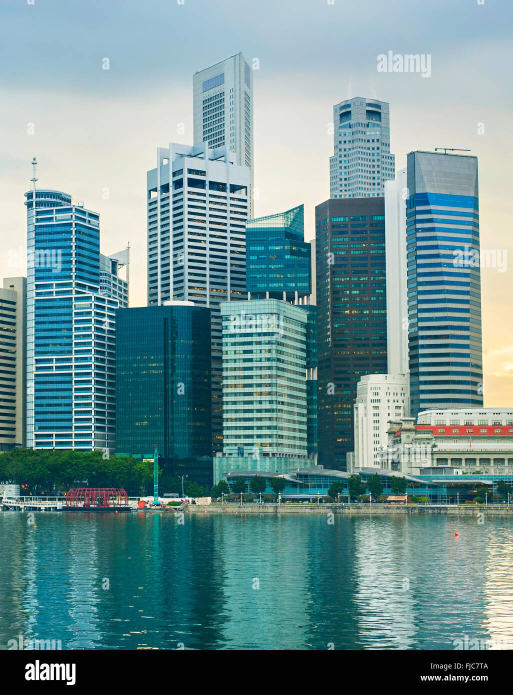 Singapore office buildings hi-res stock photography and images - Alamy