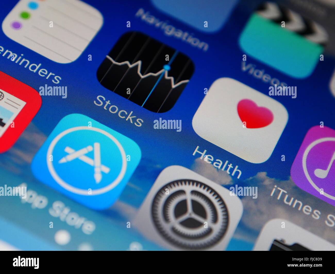 Stocks and shares screen hi-res stock photography and images - Alamy