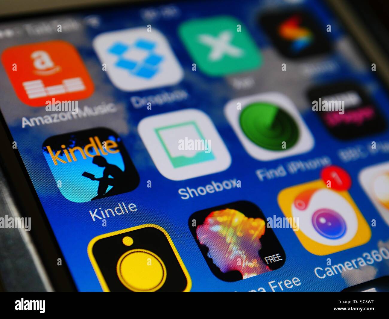 Iphone screen apps hi-res stock photography and images - Alamy