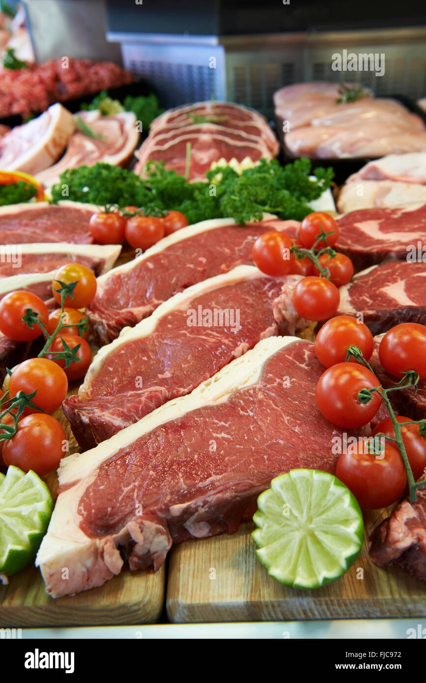 Butchers display hi-res stock photography and images - Alamy