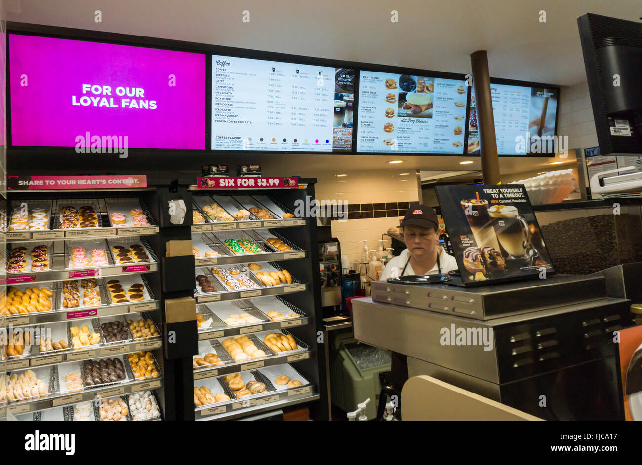 A Dunkin' Donuts franchise in Midtown Manhattan in New York on ...