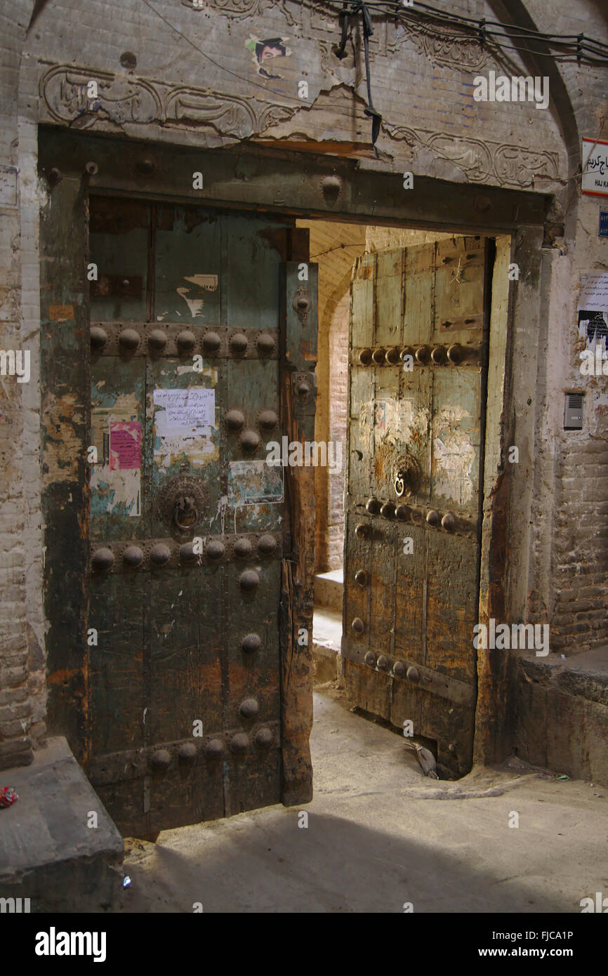 Gate of Bazar-e Bozorg Bazaar in Isfahan, Iran Stock Photo - Alamy