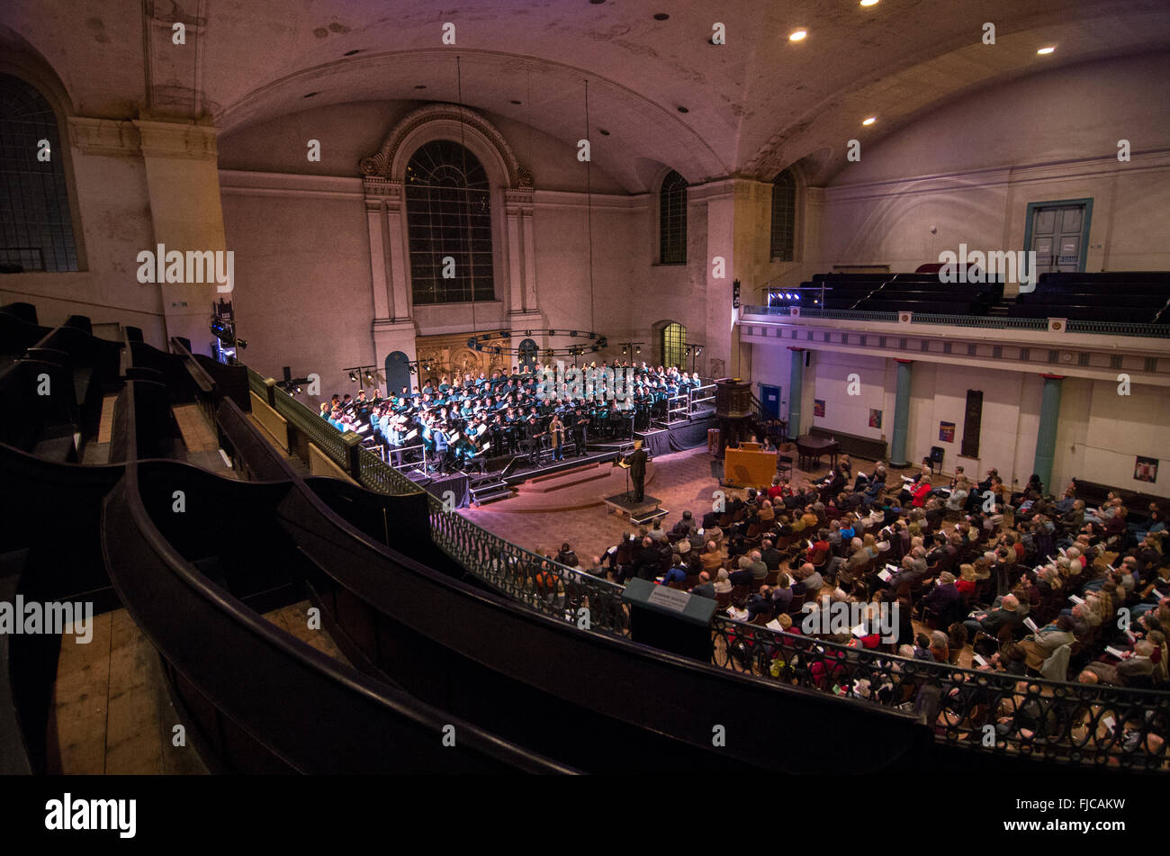 Hackney Singers choir playing to a full house in St Pauls Church, Hackney Stock Photo - Alamy