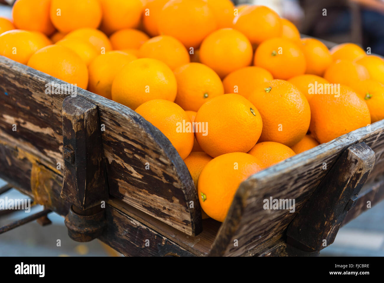 Vintage wooden cart hi-res stock photography and images - Alamy