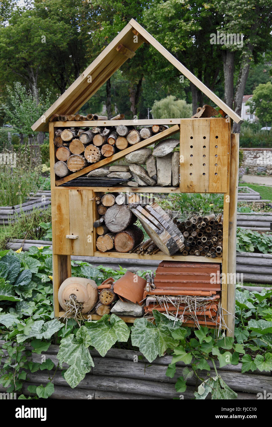 Bug hotel hi-res stock photography and images - Alamy